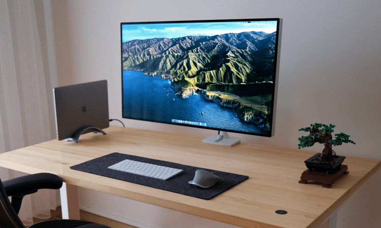 Best 6K Monitors in 2022 | MonitorArms.co