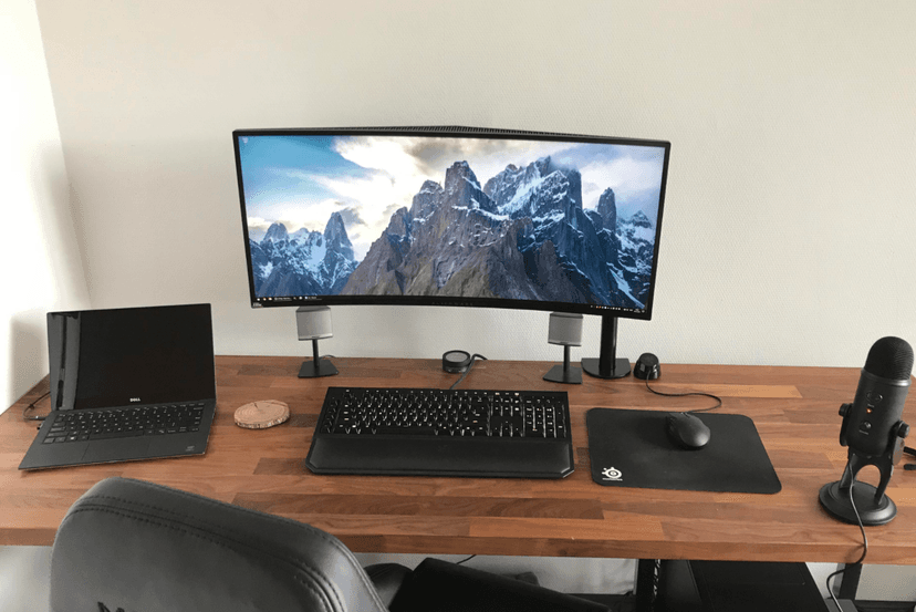 Best Curved Monitor Mounts in 2022 | MonitorArms.co